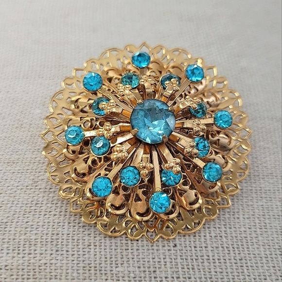 Coro | Jewelry | Vintage Coro Gorgeous Blue Rhinestone Filigree Brooch ...